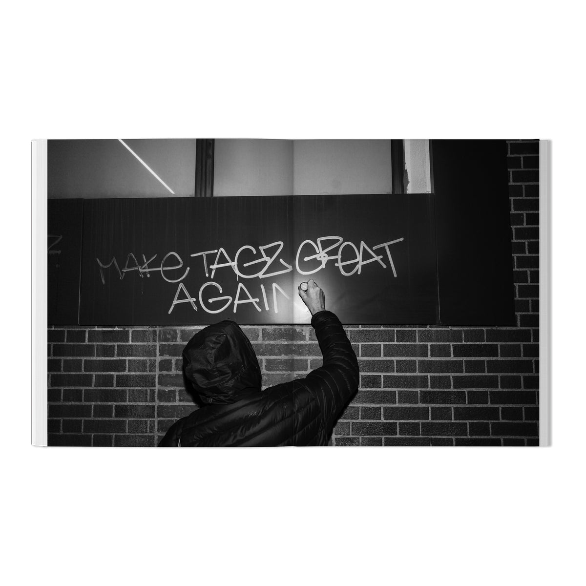 MERCH "The Outlaw" Book - BEYOND THE STREETS